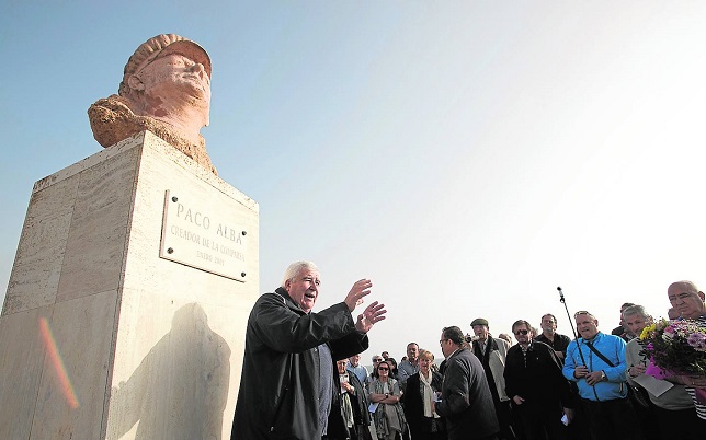 Cádiz celebra el 100 cumpleaños de Paco Alba - La Voz del Carnaval de Cádiz